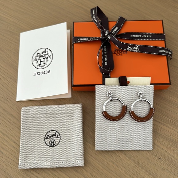 Hermes | Jewelry | New Hermes Loop Earrings In Fauve Barenia Calfskin ...
